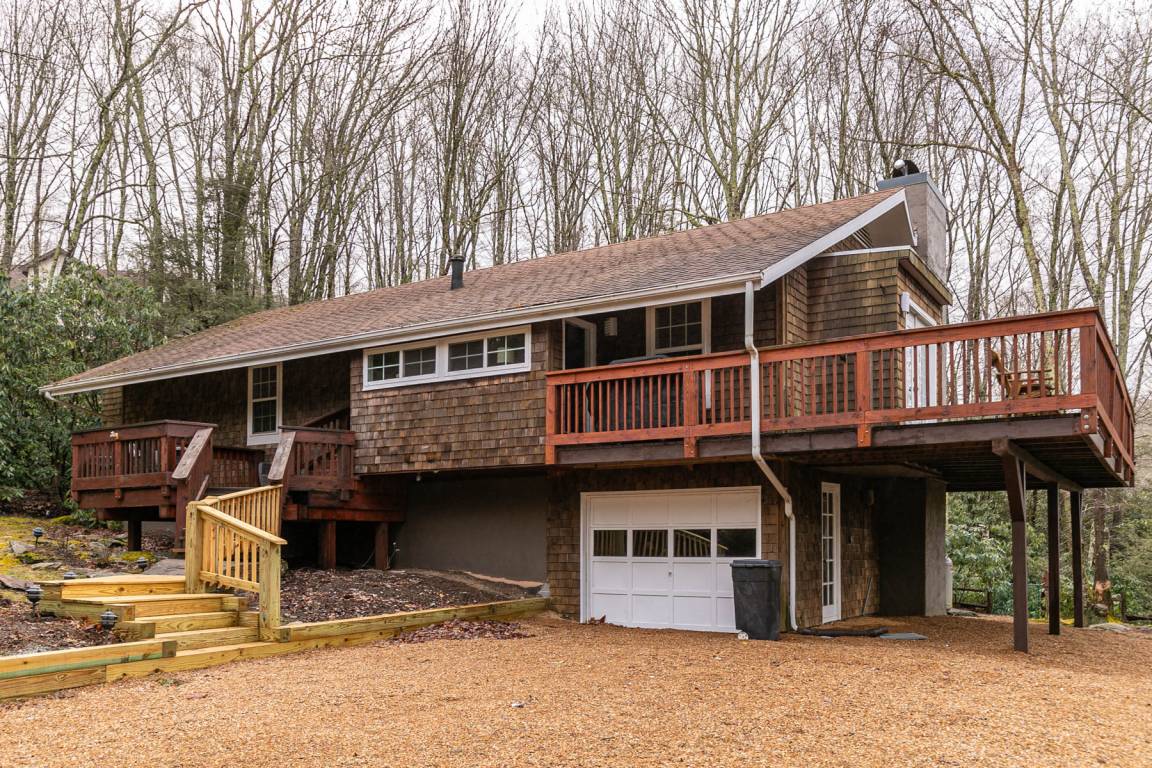House ∙ 3 Bedrooms ∙ 6 Guests - Banner Elk, NC