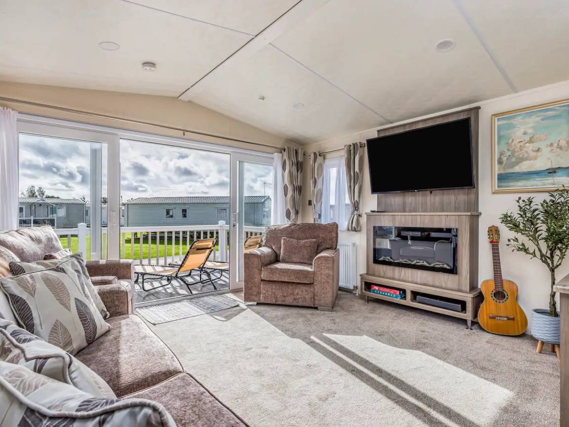 74 M² House ∙ 2 Bedrooms ∙ 3 Guests - Chichester