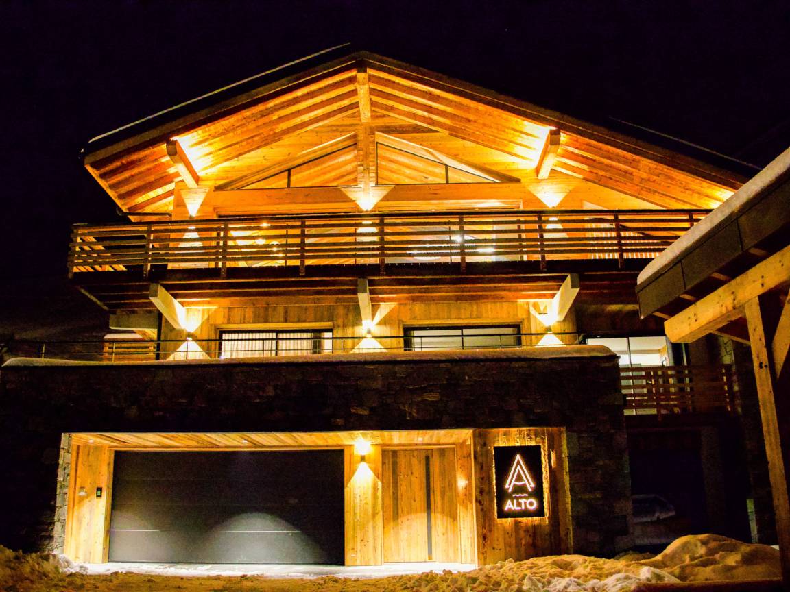 310 M² Chalet ∙ 6 Bedrooms ∙ 14 Guests - Champéry