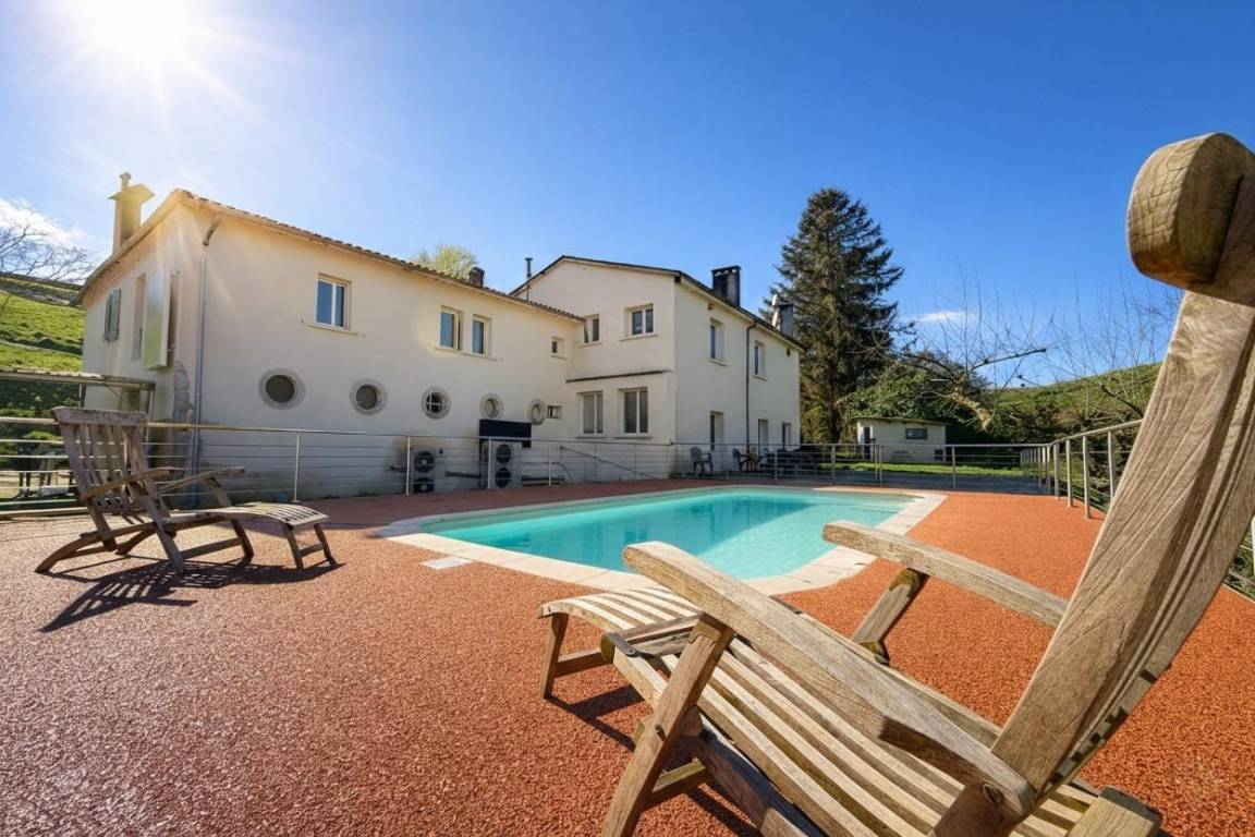 150 M² Gîte ∙ 4 Chambres ∙ 8 Personnes - Pays basque français