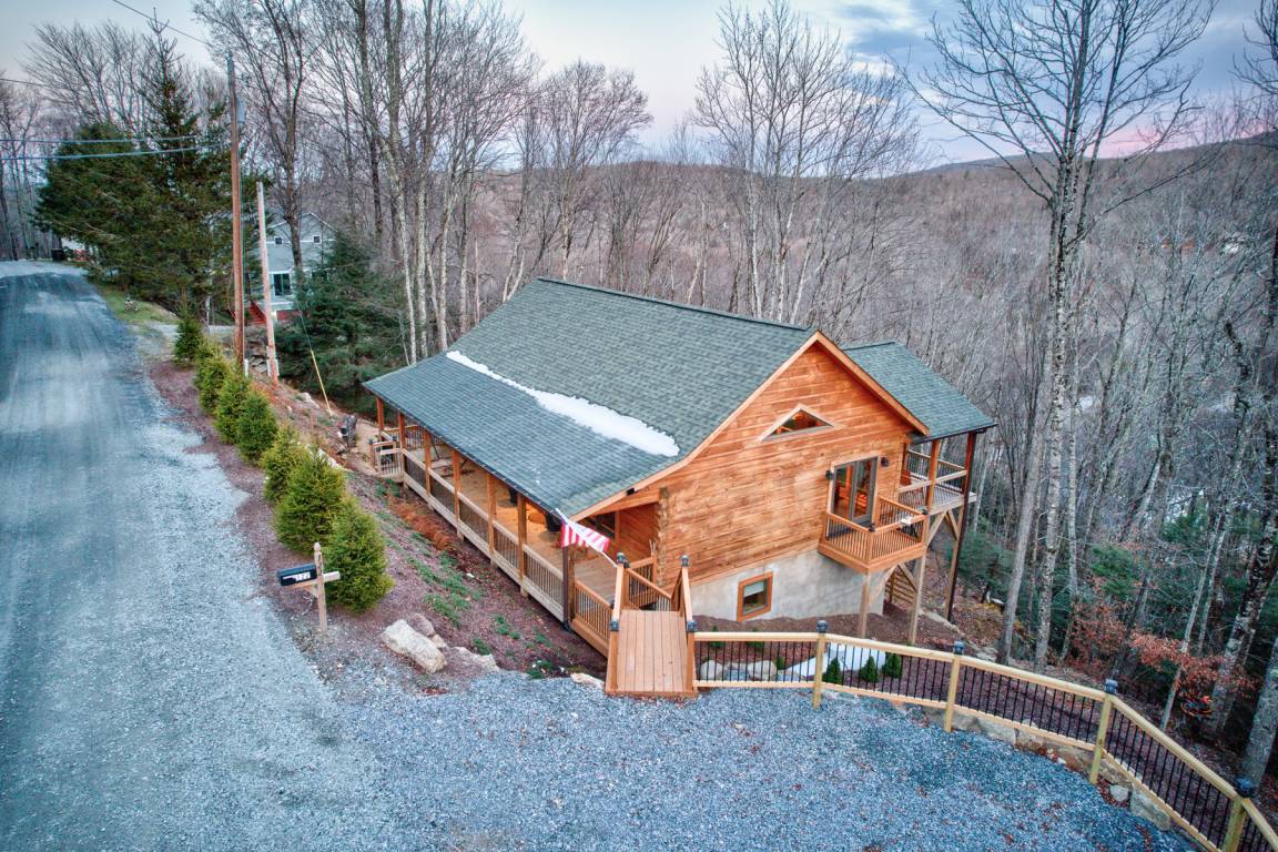 Cabin ∙ 4 Bedrooms ∙ 9 Guests - Banner Elk, NC