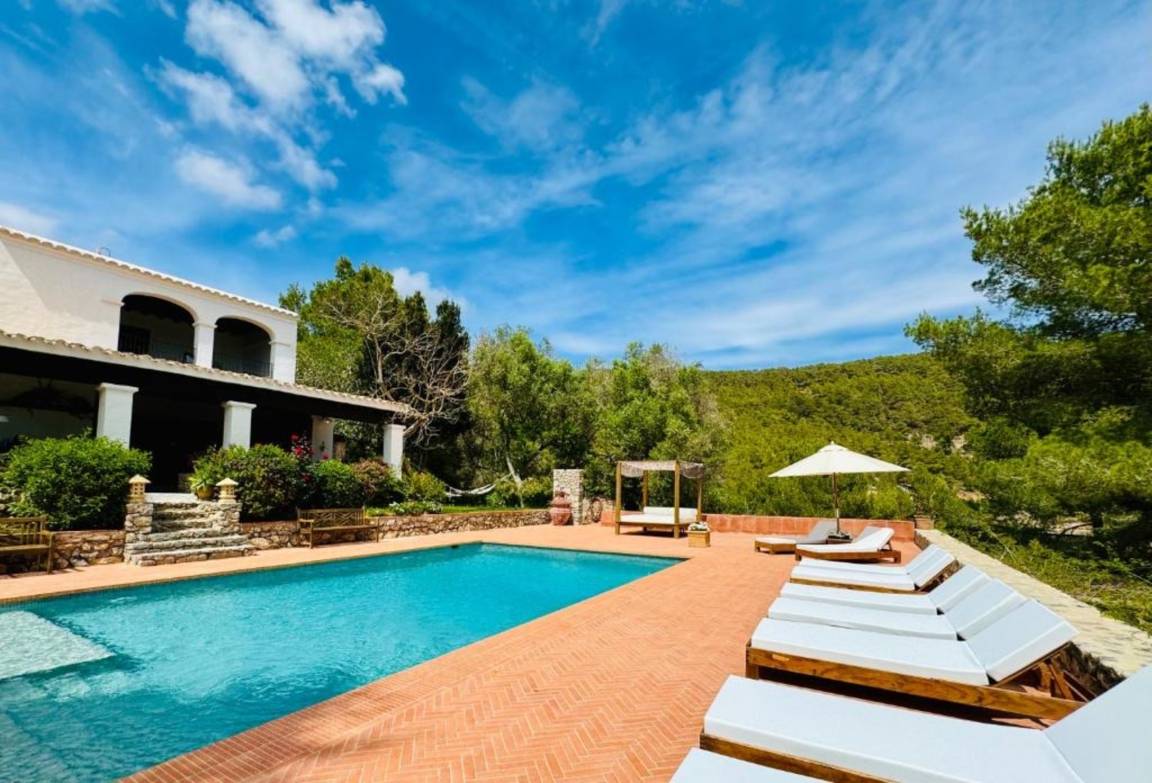 600 M² Villa ∙ 6 Habitaciones ∙ 12 Huéspedes - Islas de Ibiza