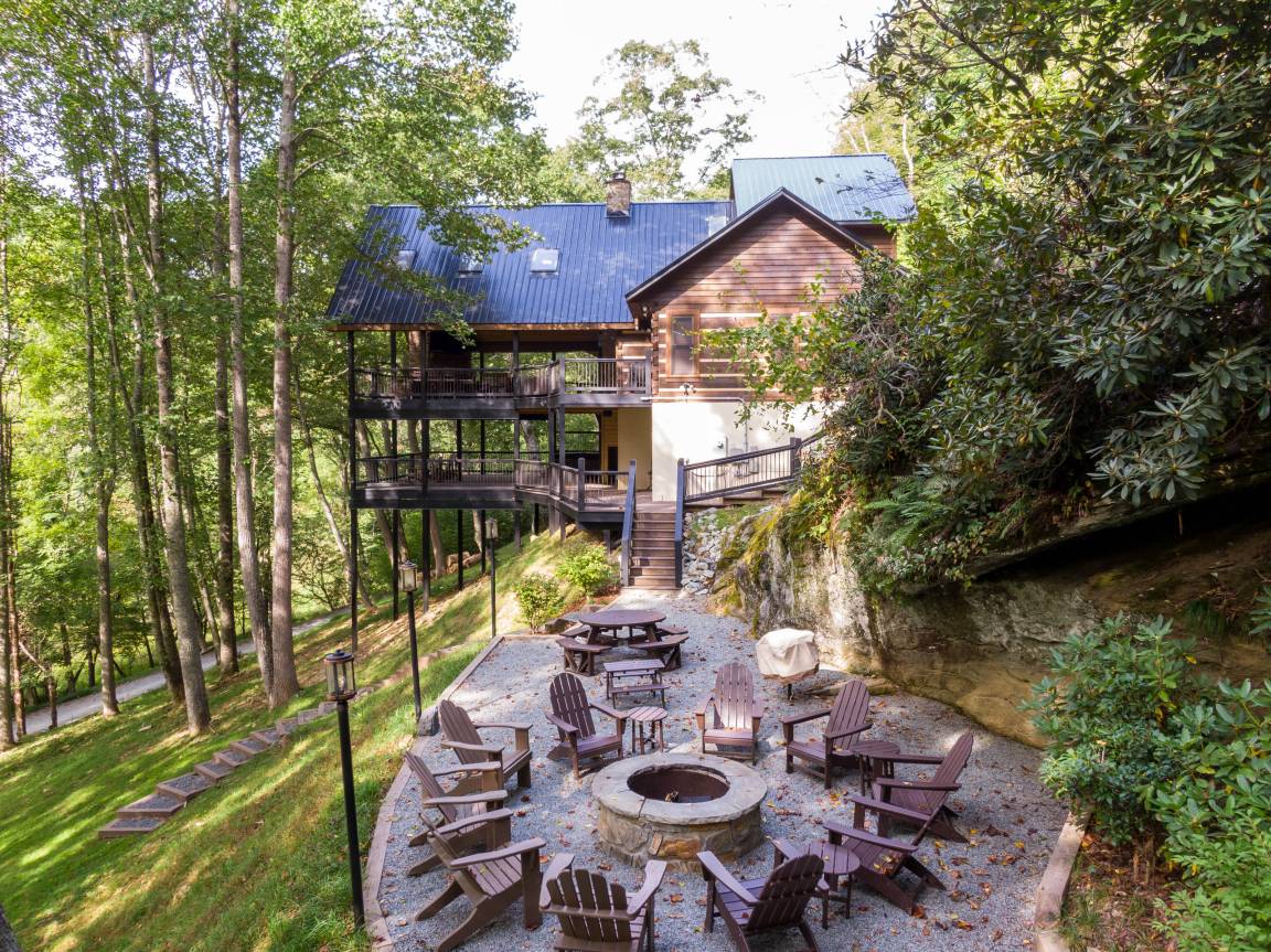 Cabin ∙ 5 Bedrooms ∙ 12 Guests - Boone, NC