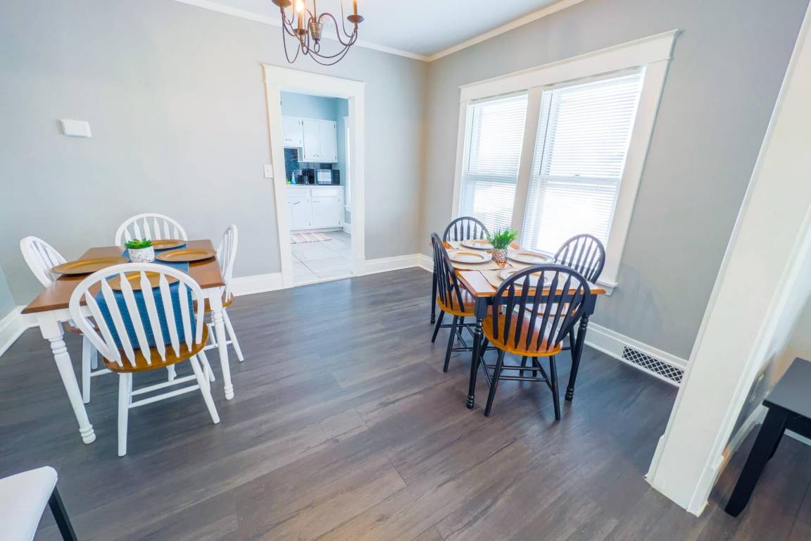 Apartment ∙ 3 Bedrooms ∙ 6 Guests - Niagara Falls, NY