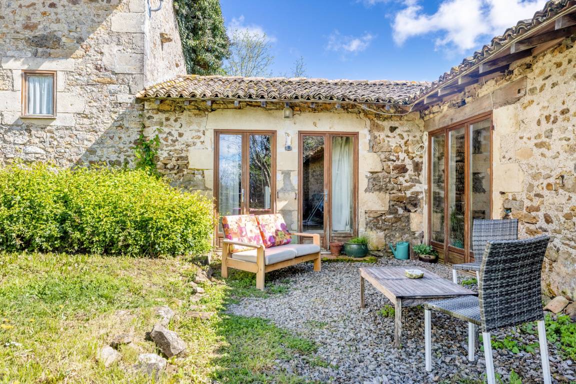 75 M² Maison De Vacances ∙ 3 Chambres ∙ 8 Personnes - Lusignan