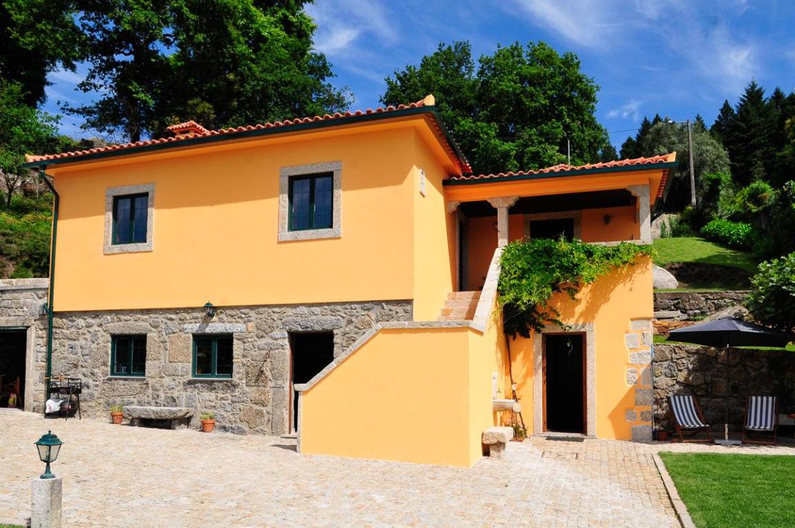 Villa ∙ 4 Bedrooms ∙ 8 Guests - Ponte de Lima
