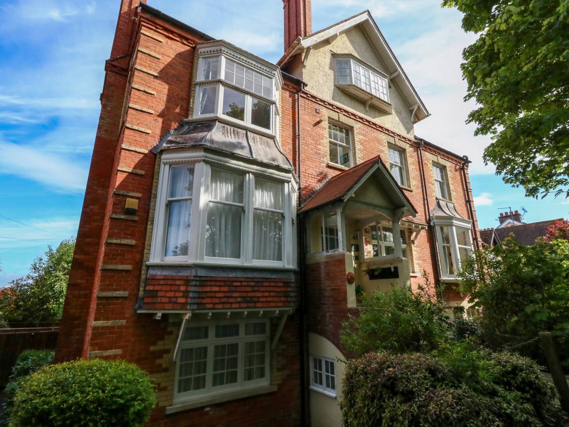 Cottage ∙ 2 Bedrooms ∙ 4 Guests - Weston