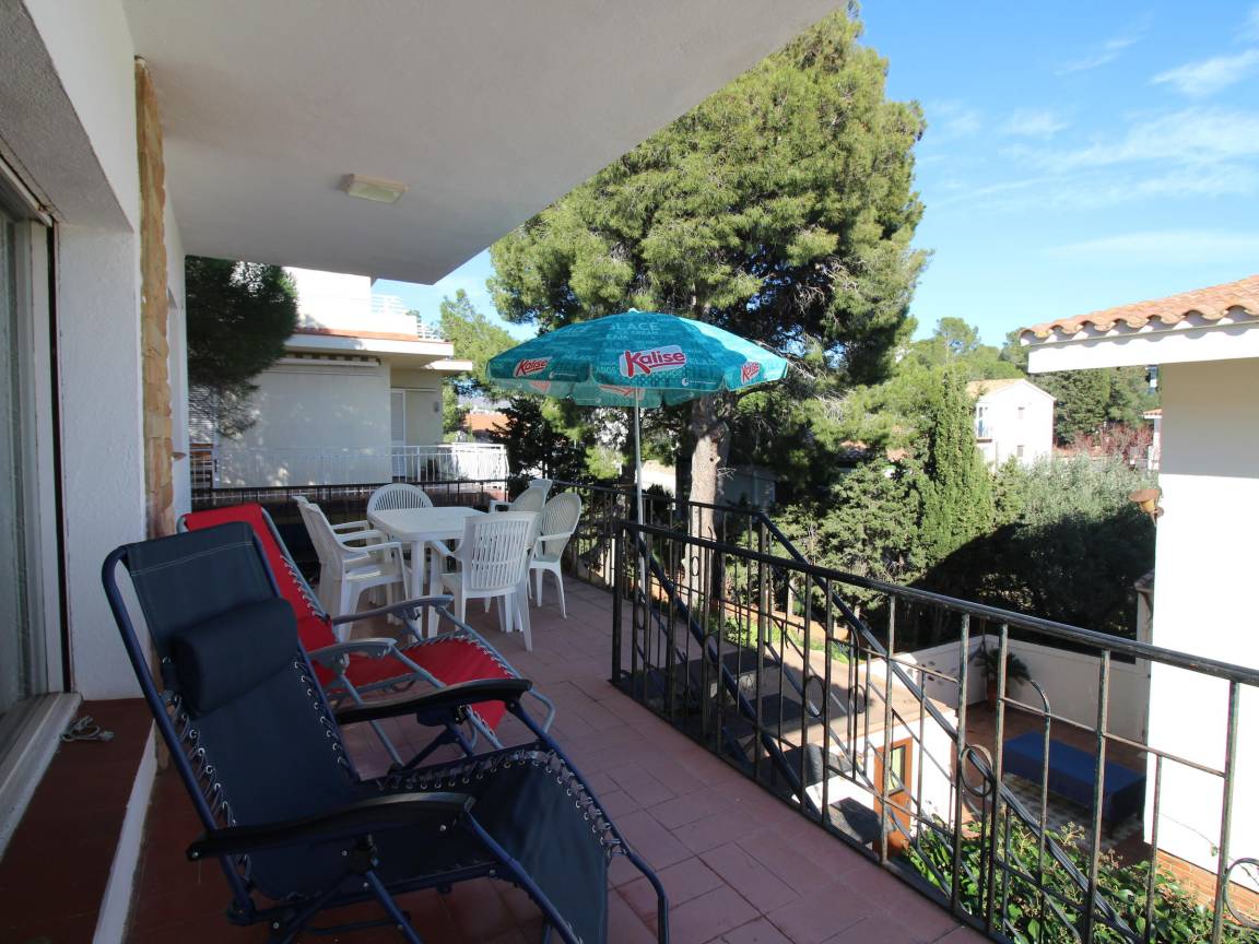 63 M² Apartamento ∙ 3 Quartos ∙ 6 Hóspedes - Colera