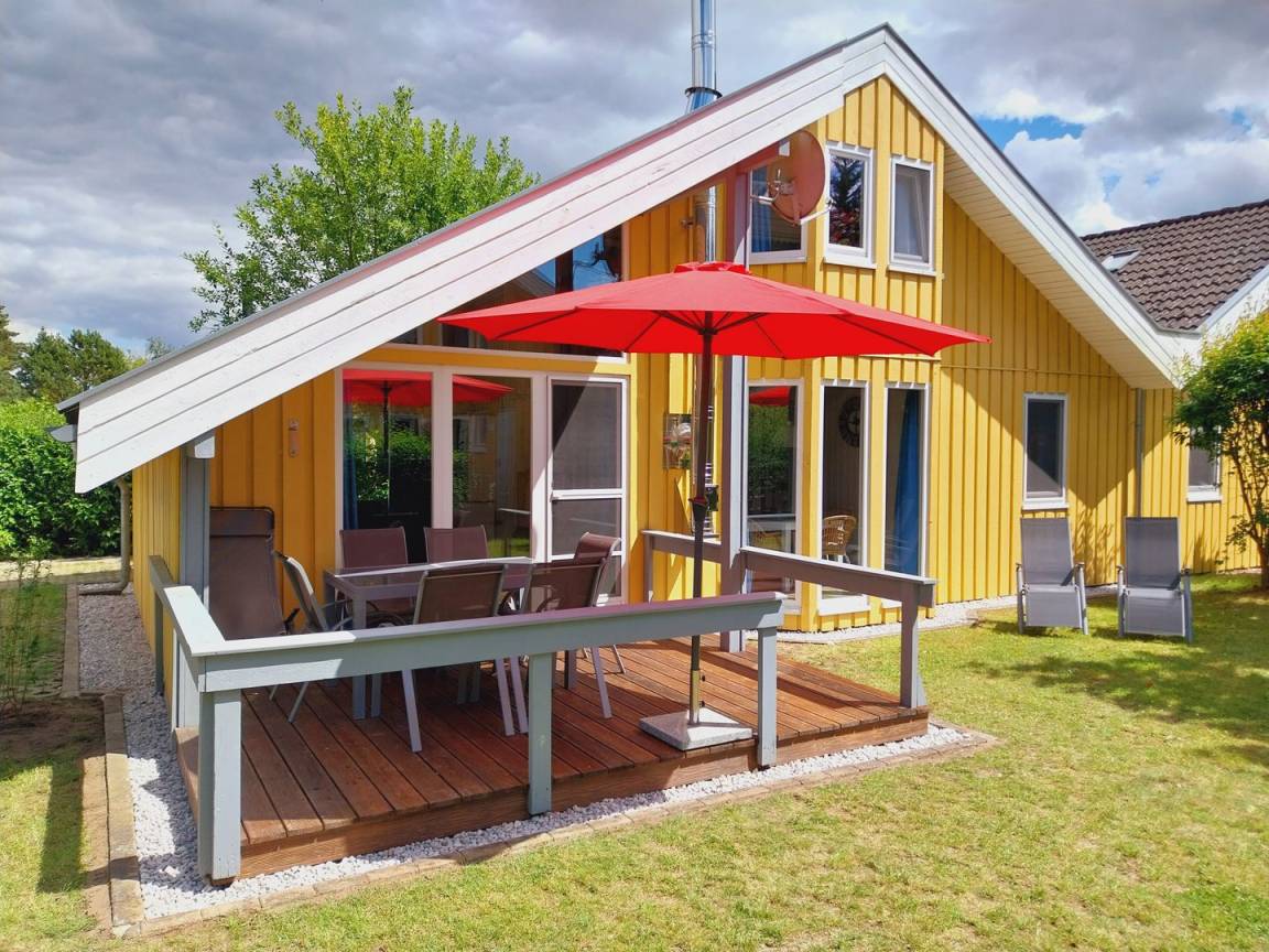 81 M² Ferienhaus ∙ 2 Schlafzimmer ∙ 6 Gäste - Mirow