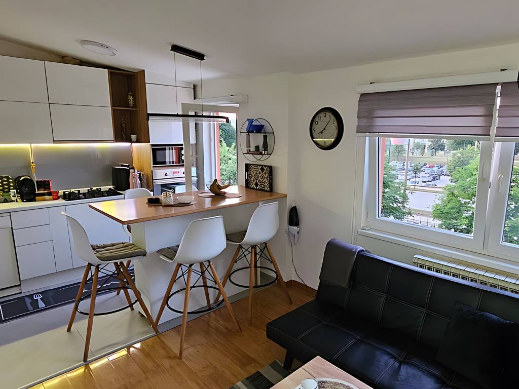 88 M² Huoneisto ∙ 3 Makuuhuonetta ∙ 6 Vierasta - Sarajevo