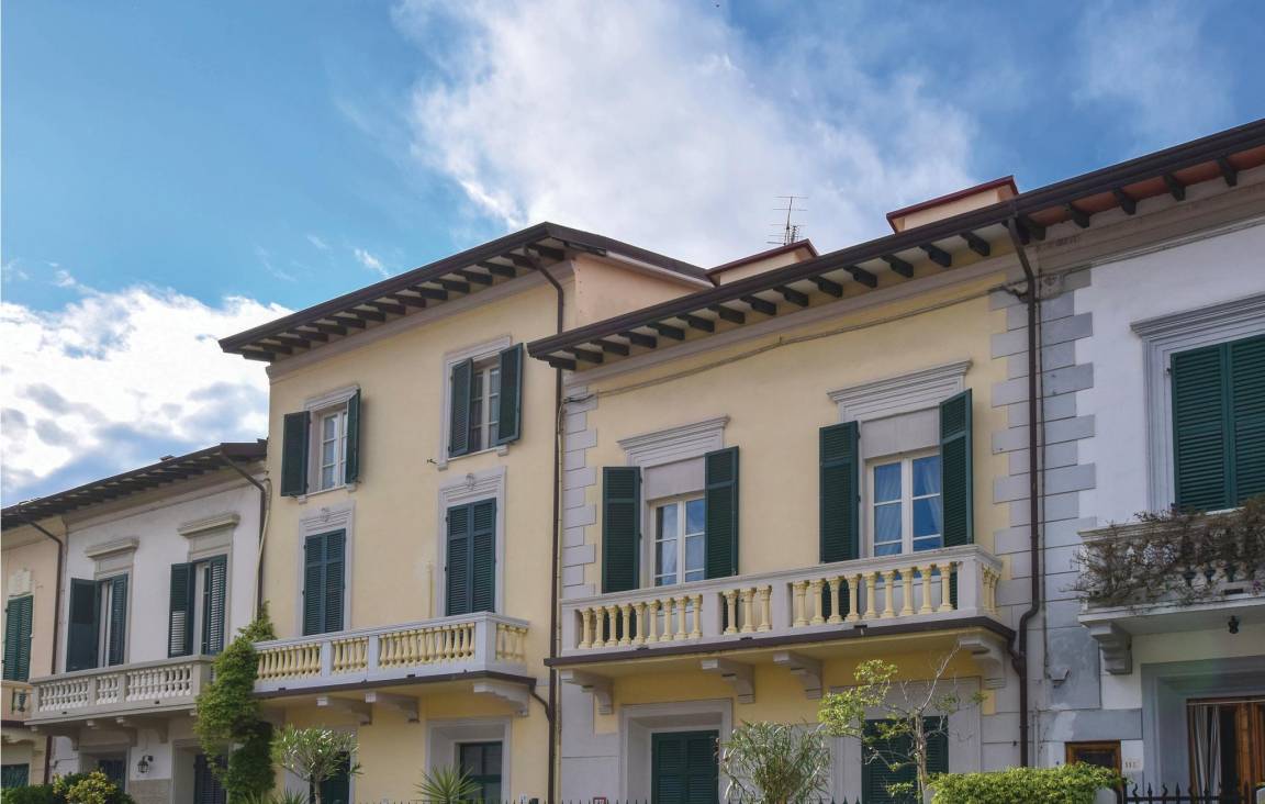 70 M² Apartment ∙ 2 Bedrooms ∙ 4 Guests - Viareggio