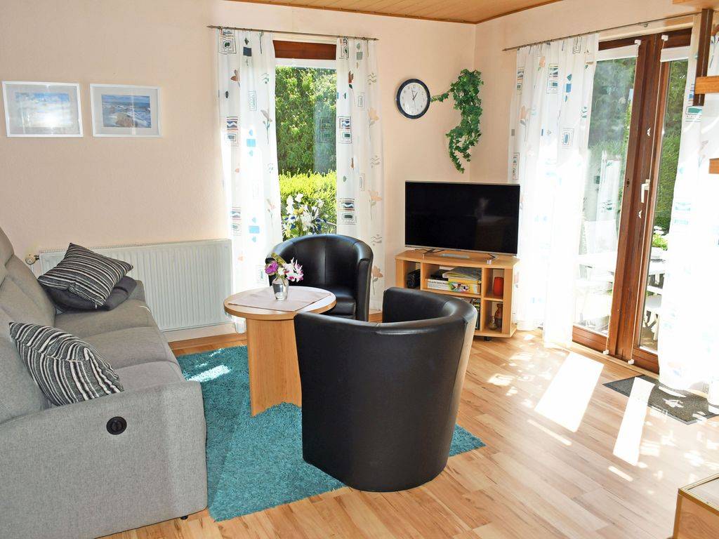 68 M² Ferienhaus ∙ 2 Schlafzimmer ∙ 5 Gäste - Baabe