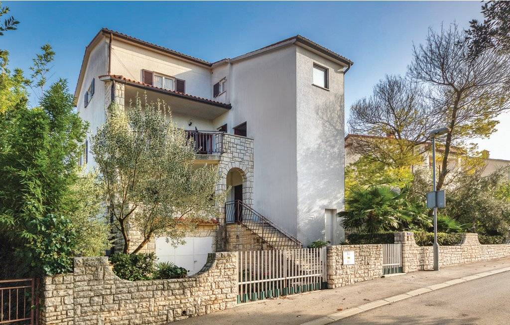 90 M² Apartment ∙ 2 Bedrooms ∙ 4 Guests - Pješčana Uvala