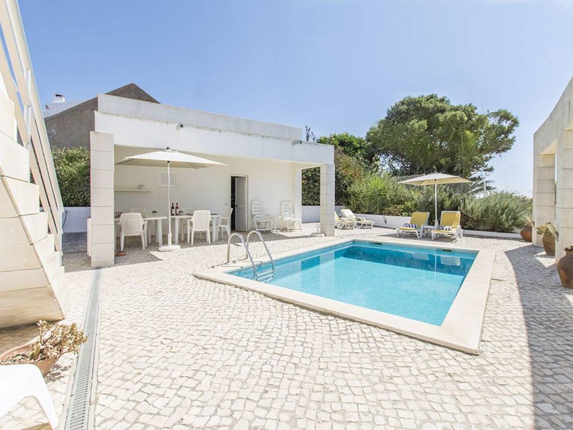 Villa ∙ 4 Bedrooms ∙ 9 Guests - Sesimbra