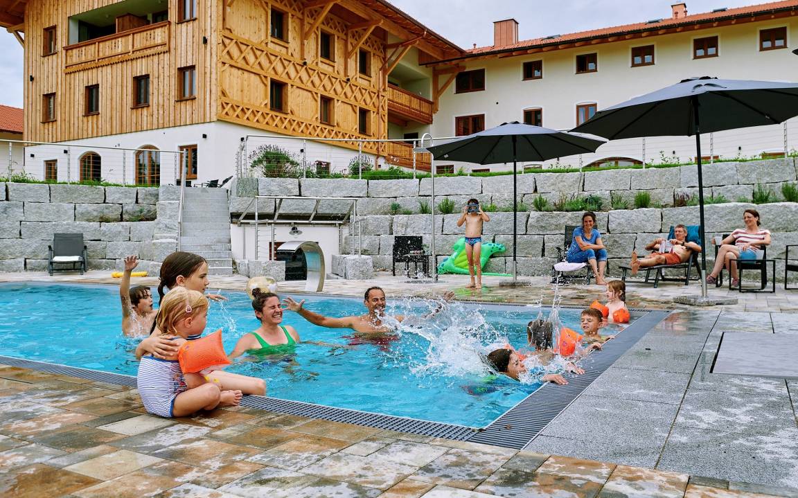 60 M² Ferienwohnung ∙ 2 Schlafzimmer ∙ 2 Gäste - Chiemsee