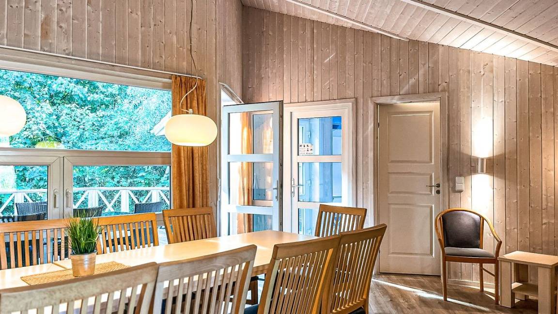 195 M² Ferienhaus ∙ 6 Schlafzimmer ∙ 12 Gäste - Lübeck