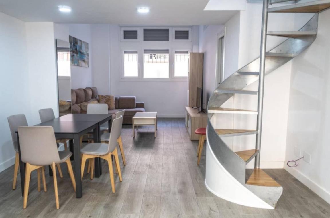 130 M² Apartamento ∙ 4 Habitaciones ∙ 7 Huéspedes - Cádiz