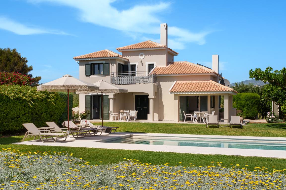 183 M² Villa ∙ 4 Bedrooms ∙ 8 Guests - Cephalonia