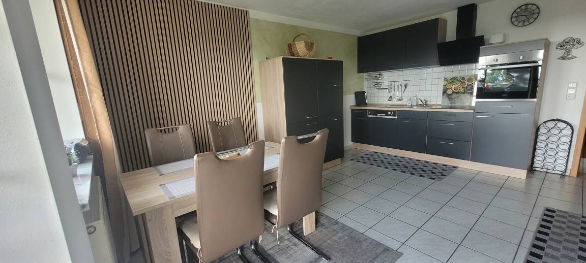 120 M² Ferienwohnung ∙ 2 Schlafzimmer ∙ 6 Gäste - Bischofsmais