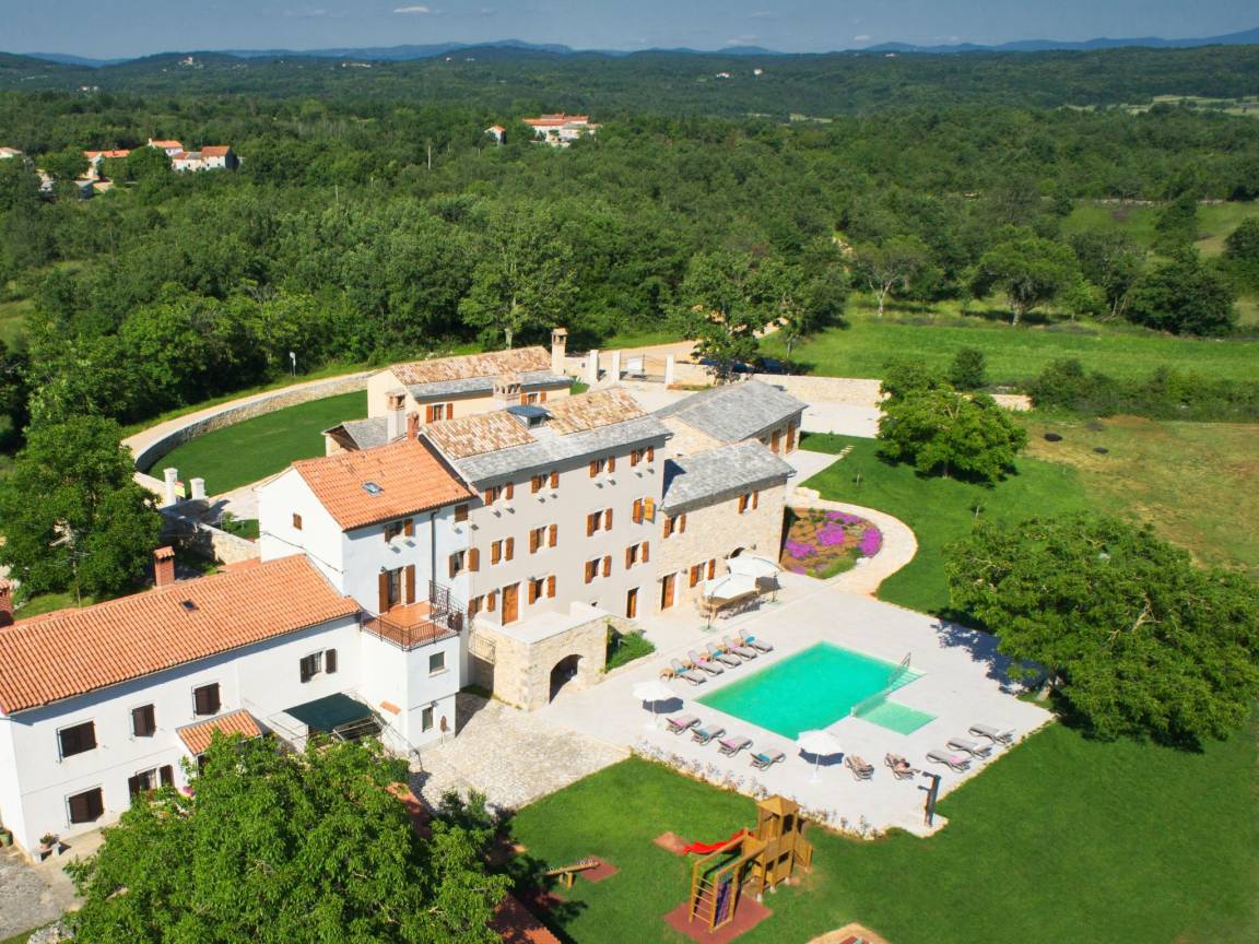 510 M² Maison De Vacances ∙ 7 Chambres ∙ 14 Personnes - Motovun
