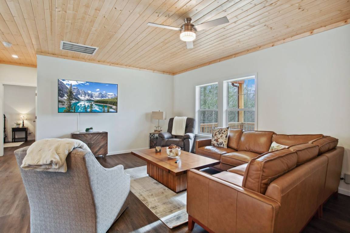 149 M² Cabaña ∙ 3 Habitaciones ∙ 6 Huéspedes - Valle Crucis, NC