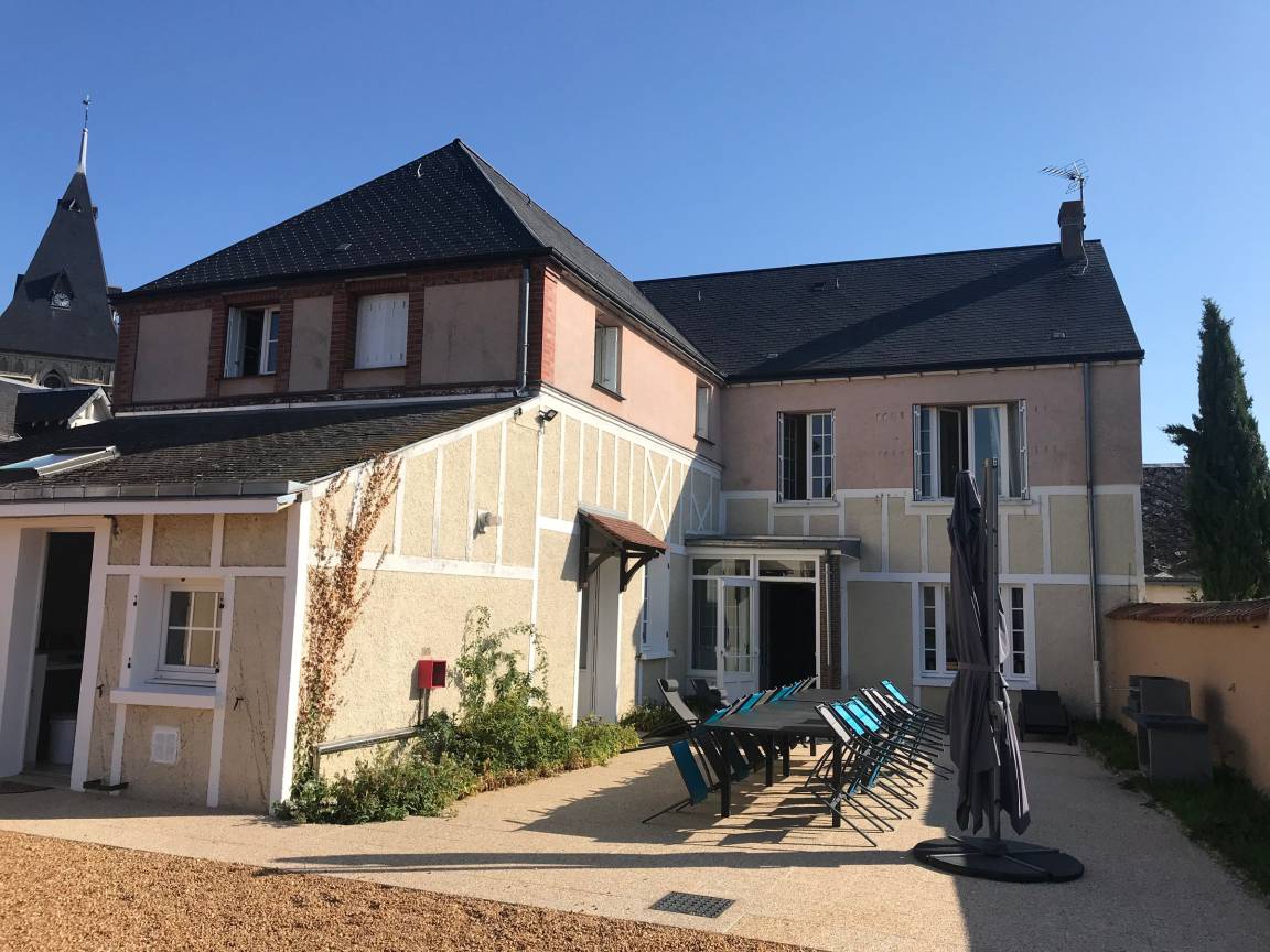 200 M² Cottage ∙ 7 Bedrooms ∙ 14 Guests - Chartres