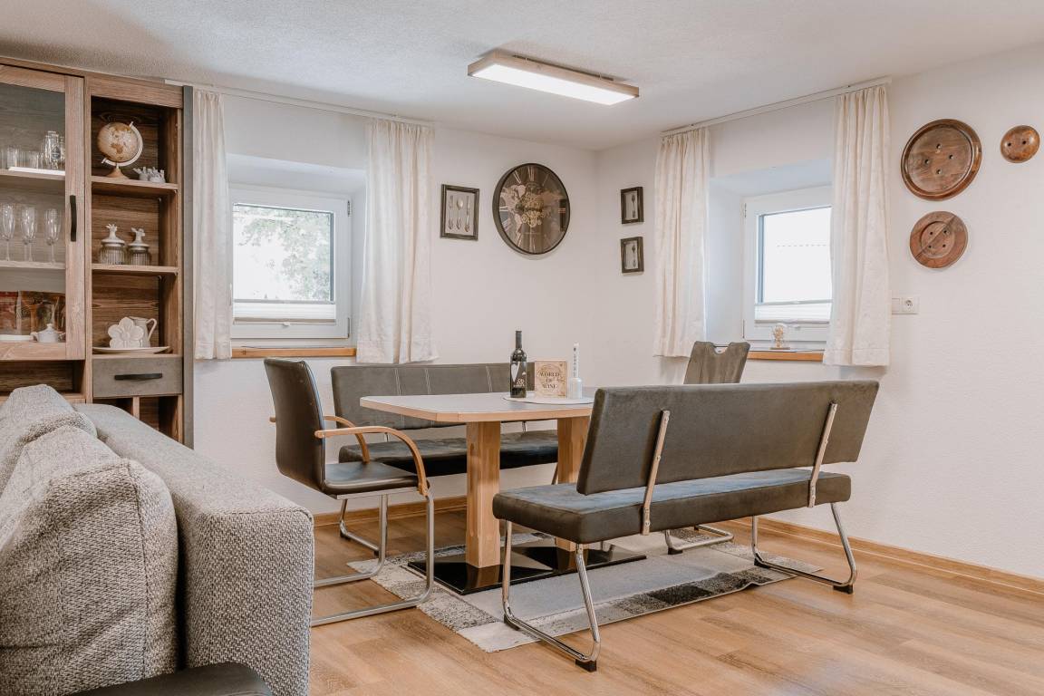 105 M² Ferienwohnung ∙ 2 Schlafzimmer ∙ 7 Gäste - Längenfeld