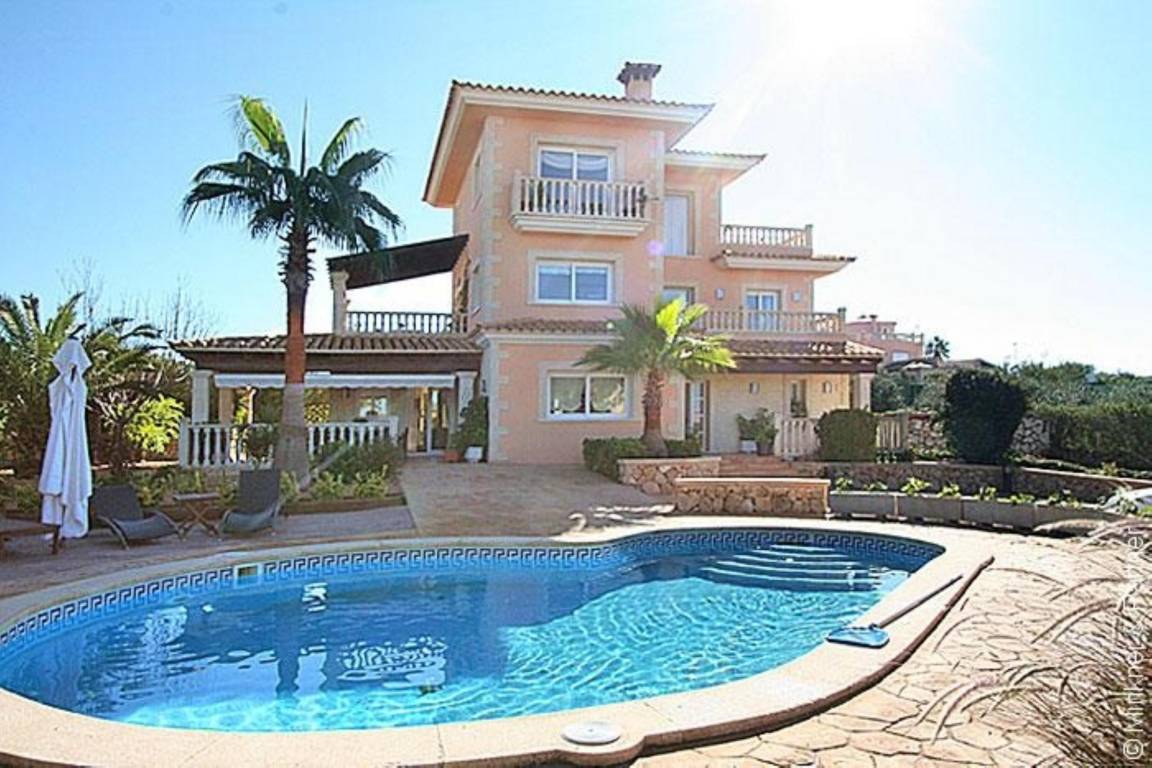 204 M² Villa ∙ 5 Bedrooms ∙ 10 Guests - El Arenal