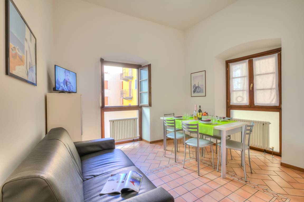 55 M² Apartment ∙ 2 Bedrooms ∙ 4 Guests - Riva del Garda