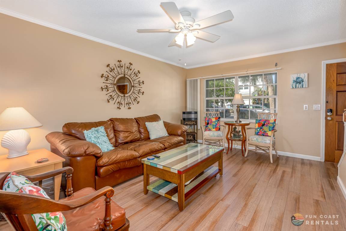 101 M² House ∙ 2 Bedrooms ∙ 4 Guests - New Smyrna Beach, FL