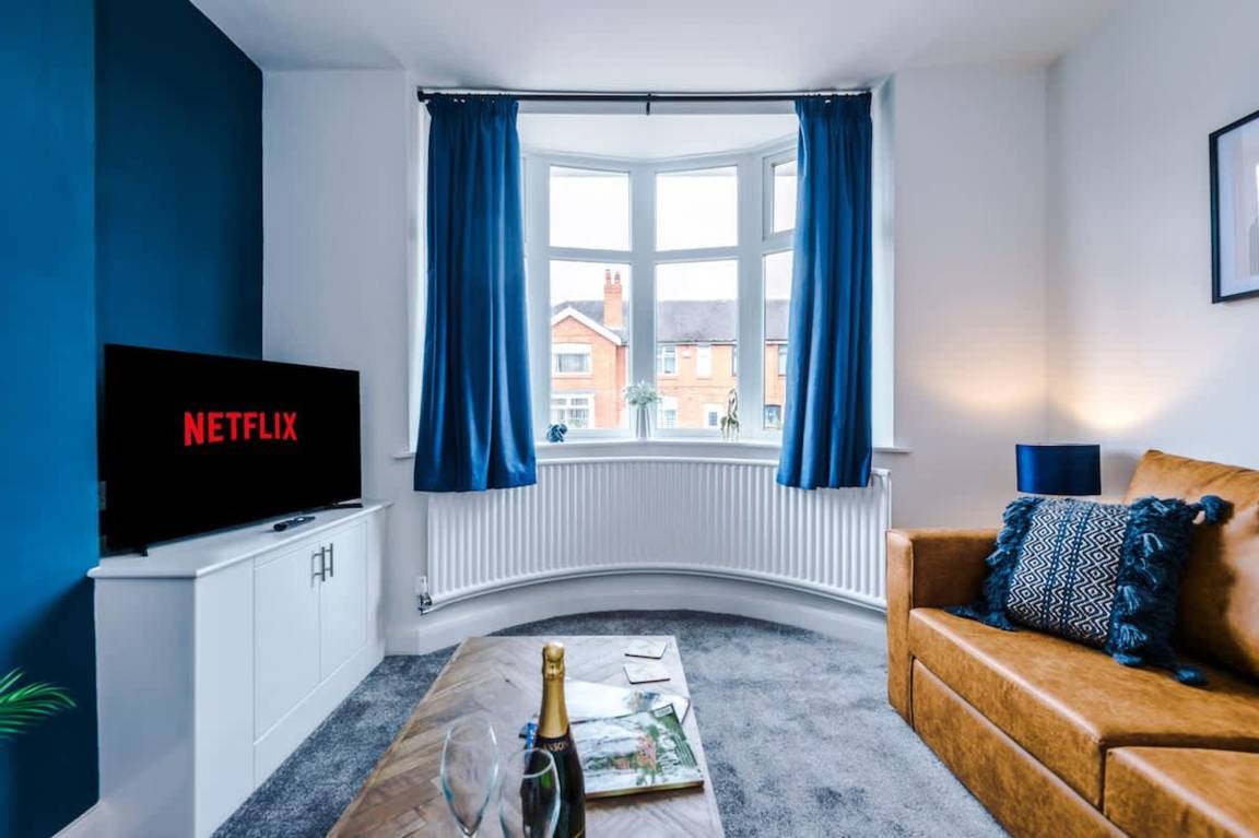 House ∙ 3 Bedrooms ∙ 7 Guests - Staffordshire