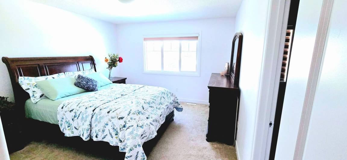 149 M² Ferienhaus ∙ 3 Schlafzimmer ∙ 6 Gäste - Edmonton