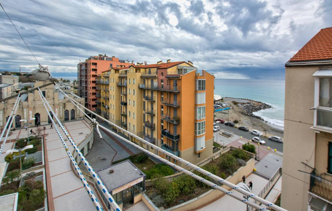100 M² Apartamento ∙ 3 Habitaciones ∙ 4 Huéspedes - Albissola Marina