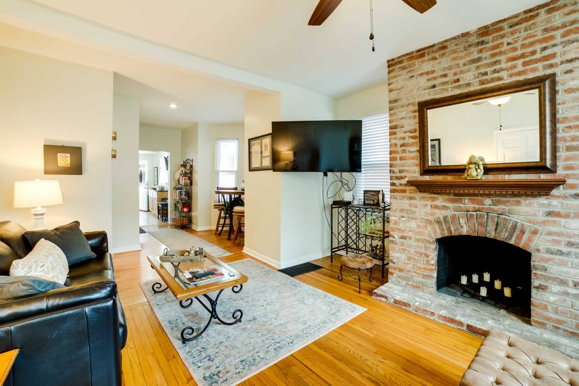 111 M² Apartment ∙ 2 Bedrooms ∙ 8 Guests - Monroeville, PA