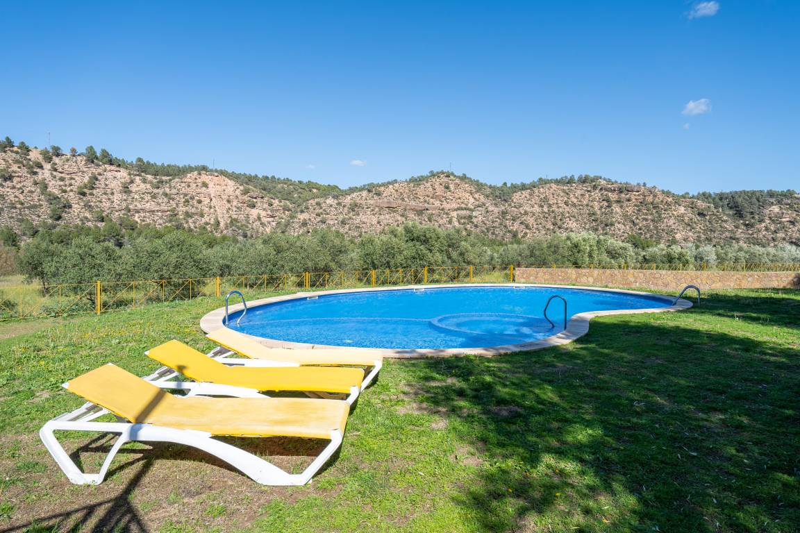 112 M² Talo ∙ 4 Makuuhuonetta ∙ 10 Vierasta - Flix
