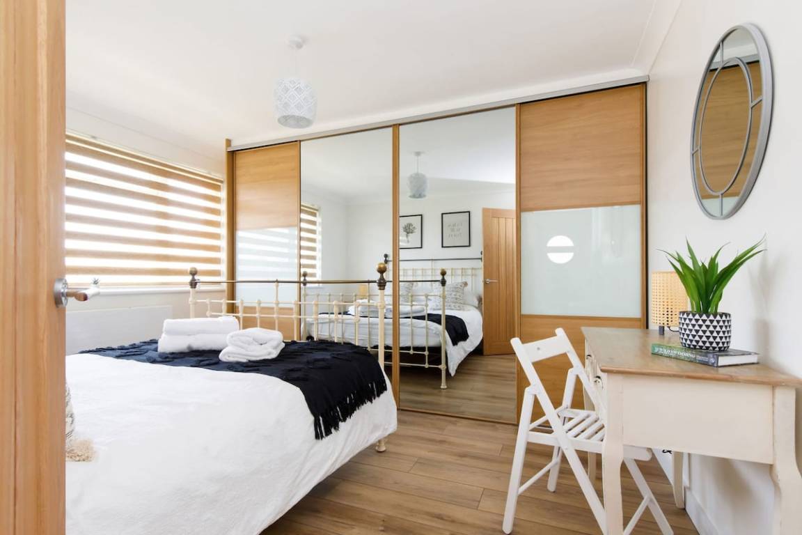84 M² House ∙ 3 Bedrooms ∙ 6 Guests - Bracklesham Bay