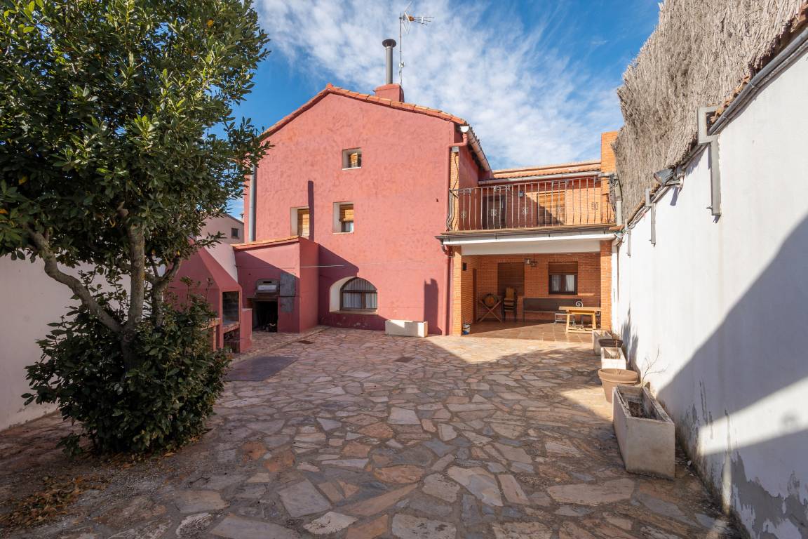 130 M² House ∙ 4 Bedrooms ∙ 8 Guests - Teruel