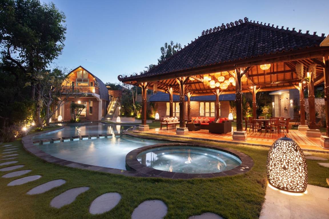 Apartment ∙ 7 Bedrooms ∙ 15 Guests - Sanur