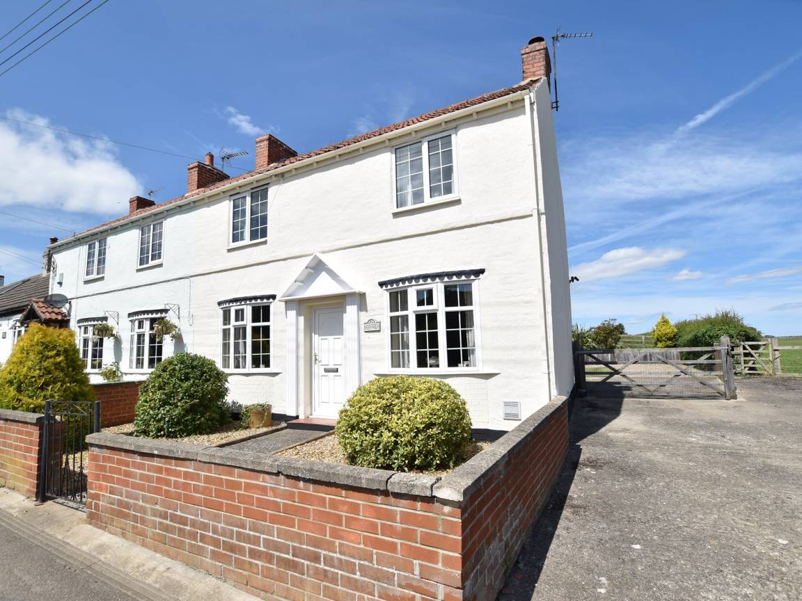 Cottage ∙ 3 Bedrooms ∙ 6 Guests - Darlington