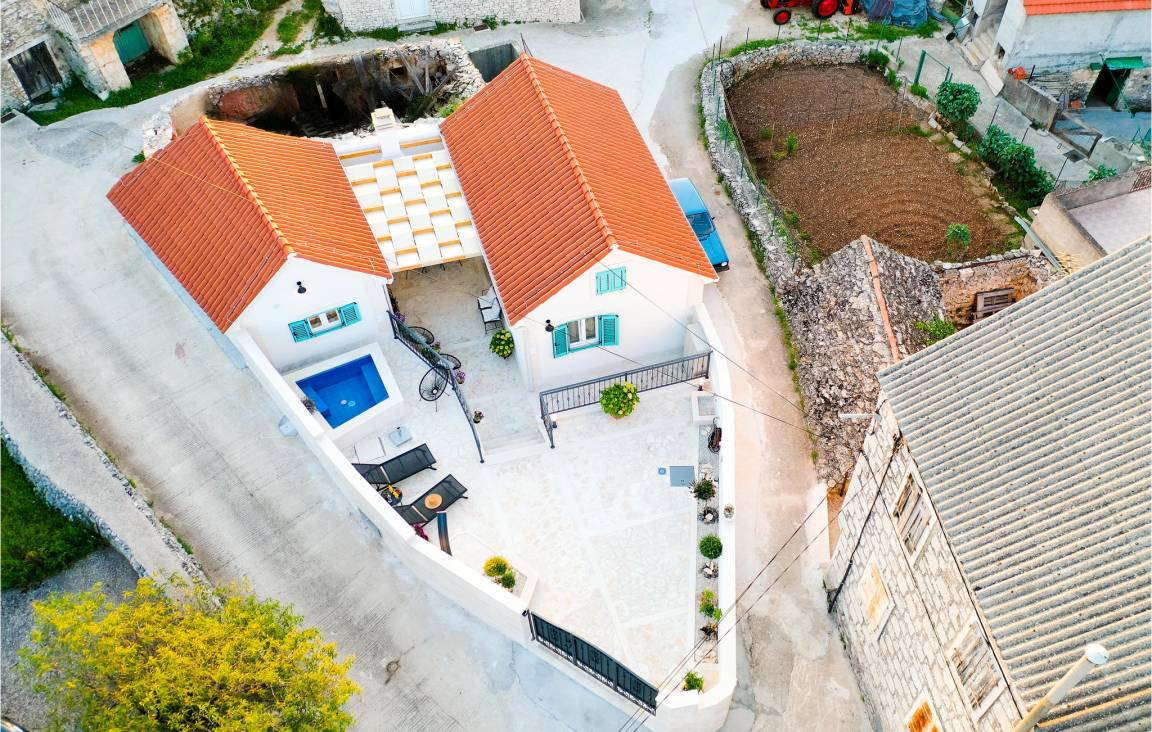 56 M² Huis ∙ 2 Slaapkamers ∙ 4 Gasten - Brač