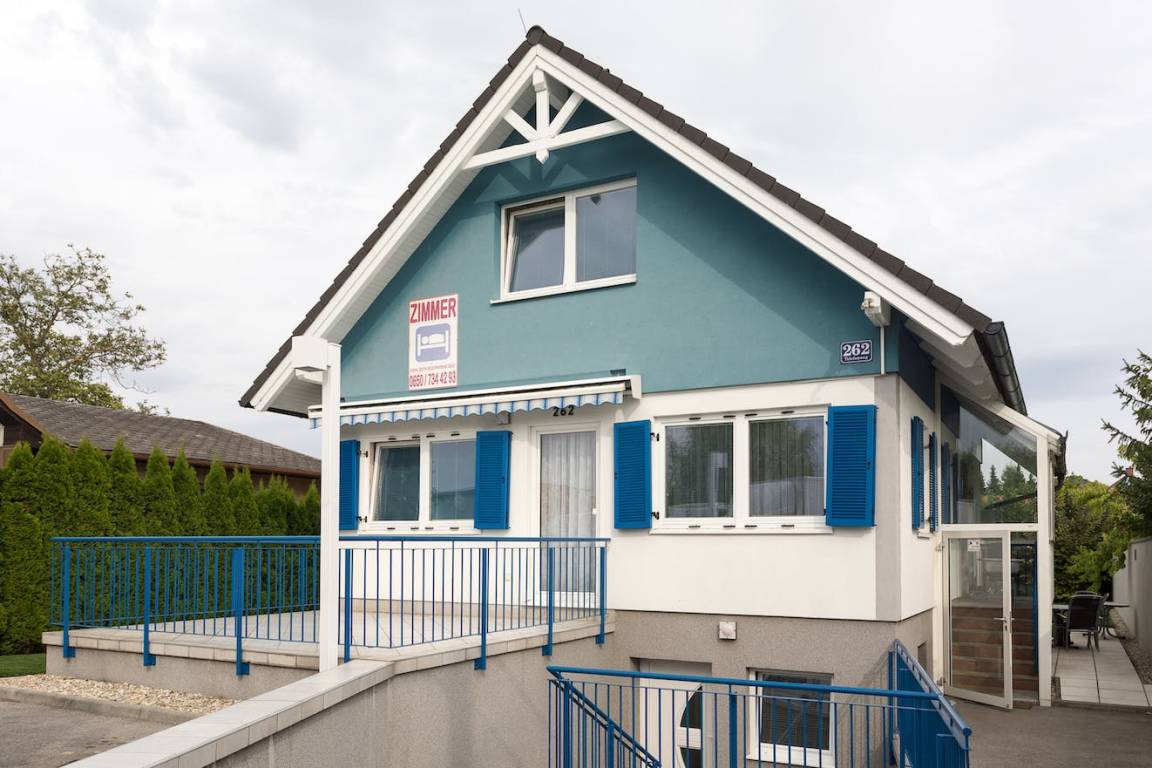 150 M² Ferienhaus ∙ 7 Schlafzimmer ∙ 17 Gäste - Wien