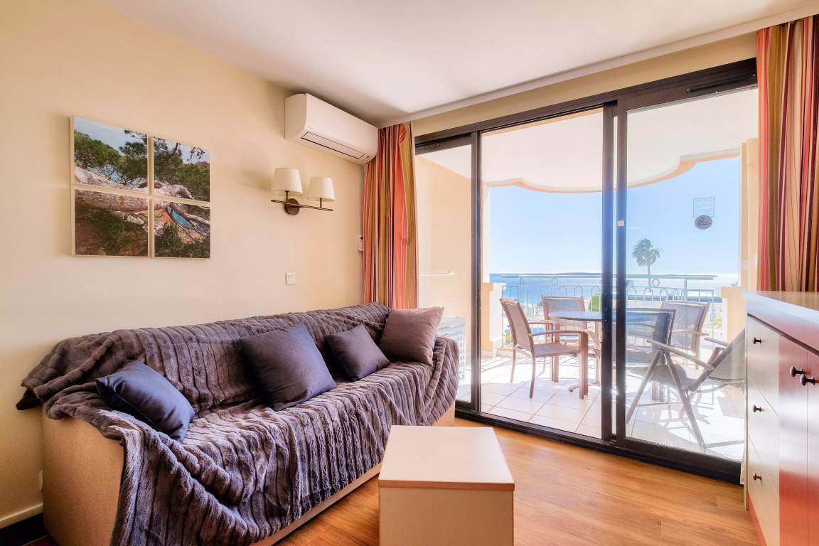 27 M² Appartement ∙ 1 Chambre ∙ 4 Personnes - IBIS Cannes Mouans Sartoux parking gratuit