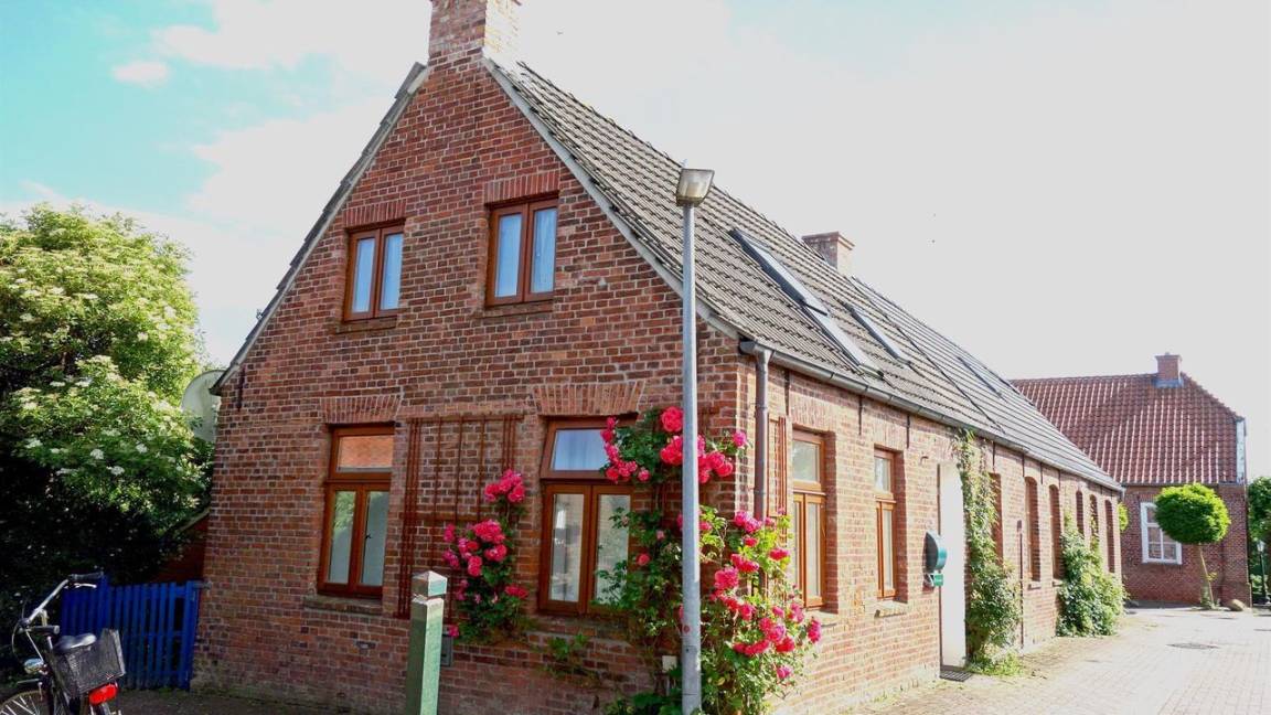 85 M² Ferienhaus ∙ 2 Schlafzimmer ∙ 4 Gäste - Emden