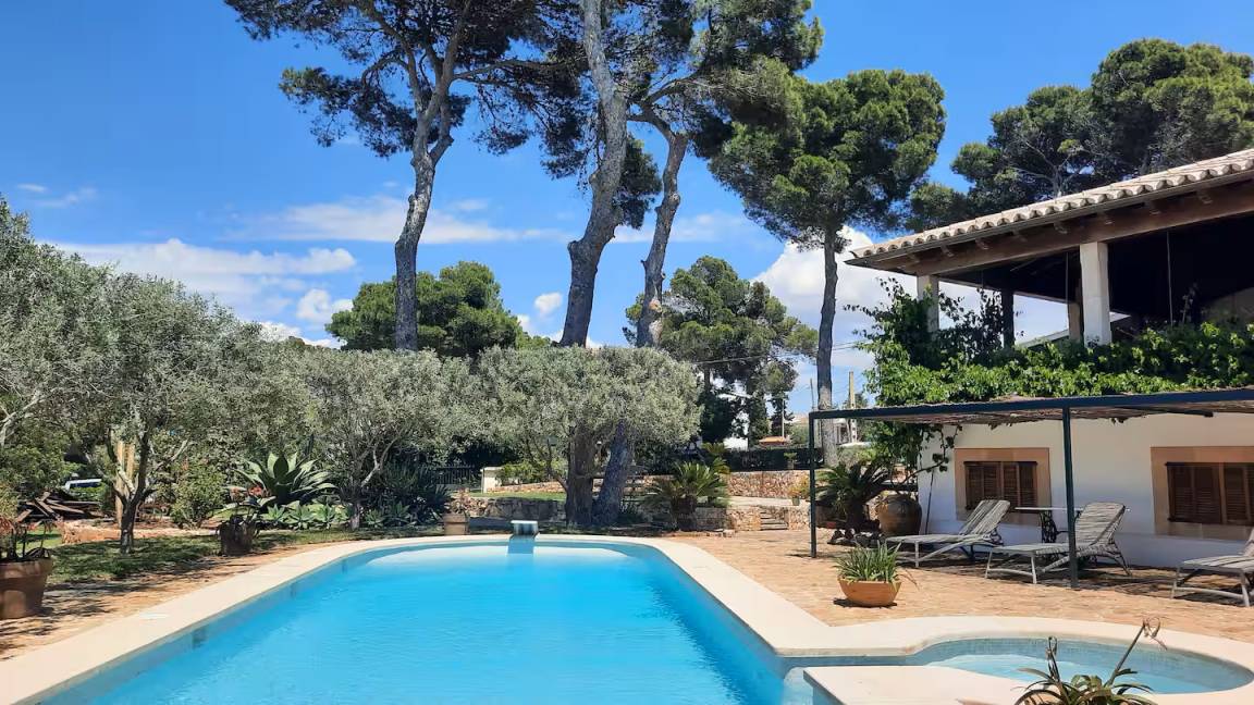 200 M² Villa ∙ 5 Sovrum ∙ 9 Gäster - El Arenal