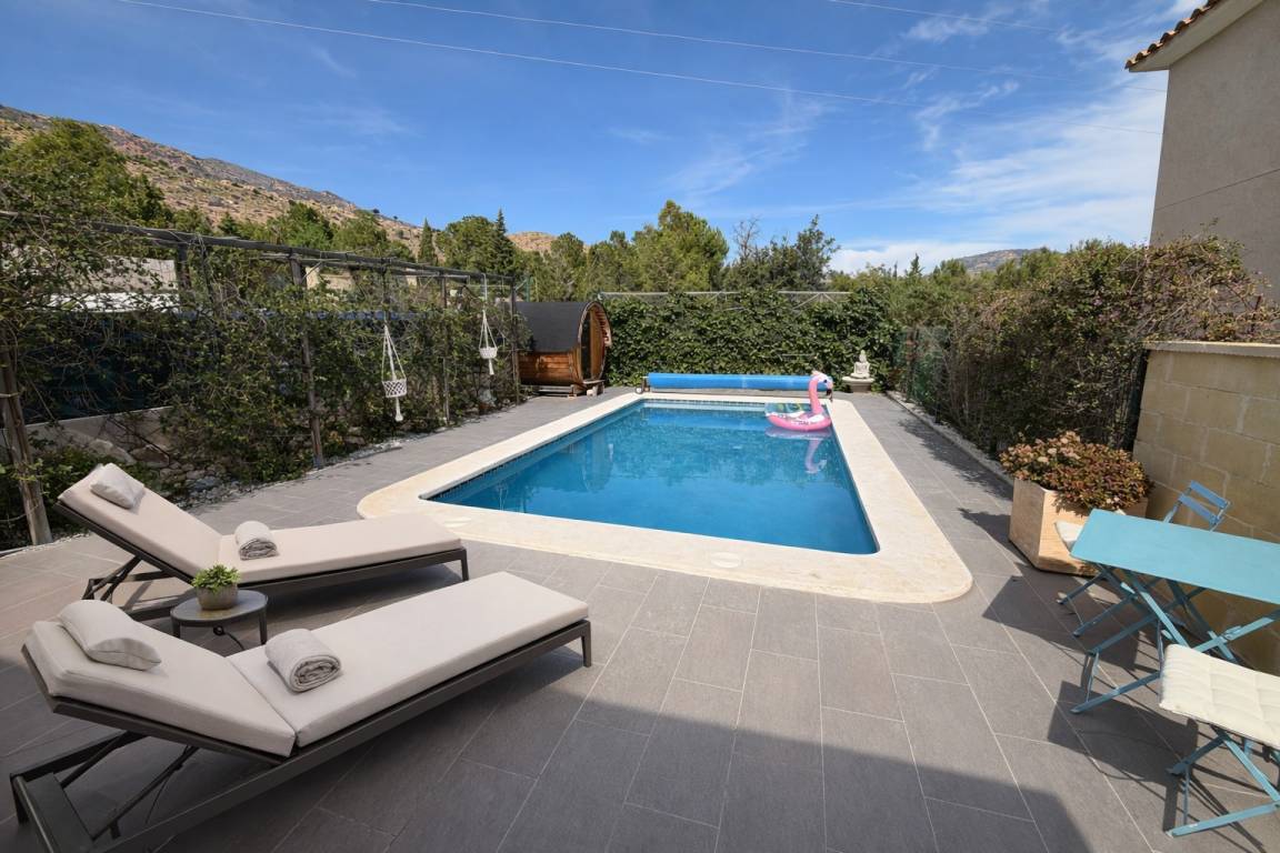 120 M² House ∙ 4 Bedrooms ∙ 10 Guests - El Campello