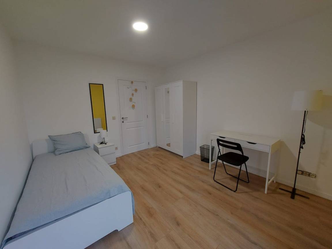 Chambre Privée ∙ 1 Chambre ∙ 8 Personnes - Charleroi