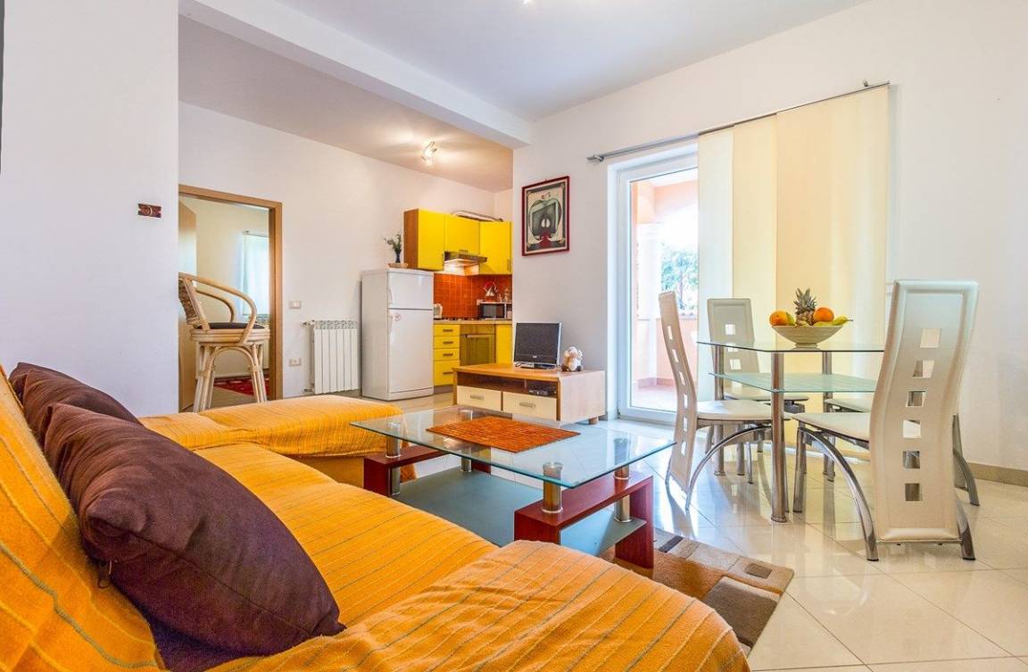 190 M² Ferienhaus ∙ 6 Schlafzimmer ∙ 12 Gäste - Premantura