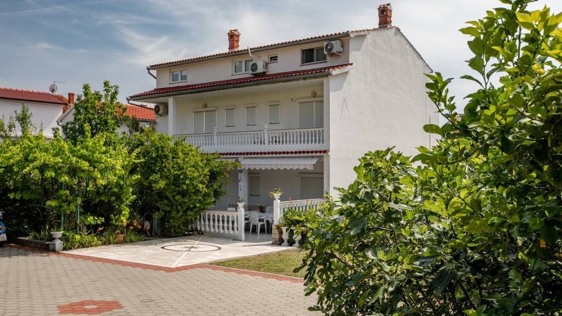 120 M² Apartamento ∙ 3 Habitaciones ∙ 8 Huéspedes - Rab