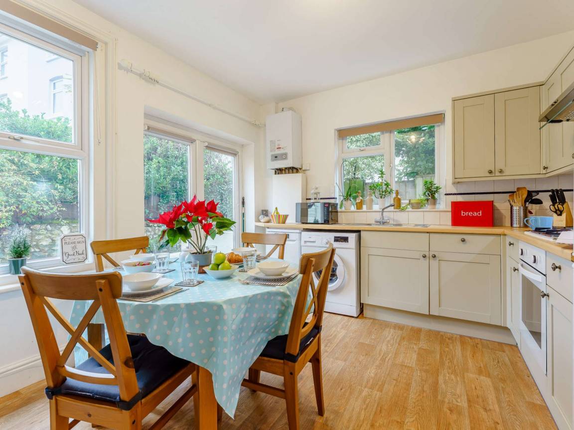 Cottage ∙ 2 Bedrooms ∙ 4 Guests - Shanklin