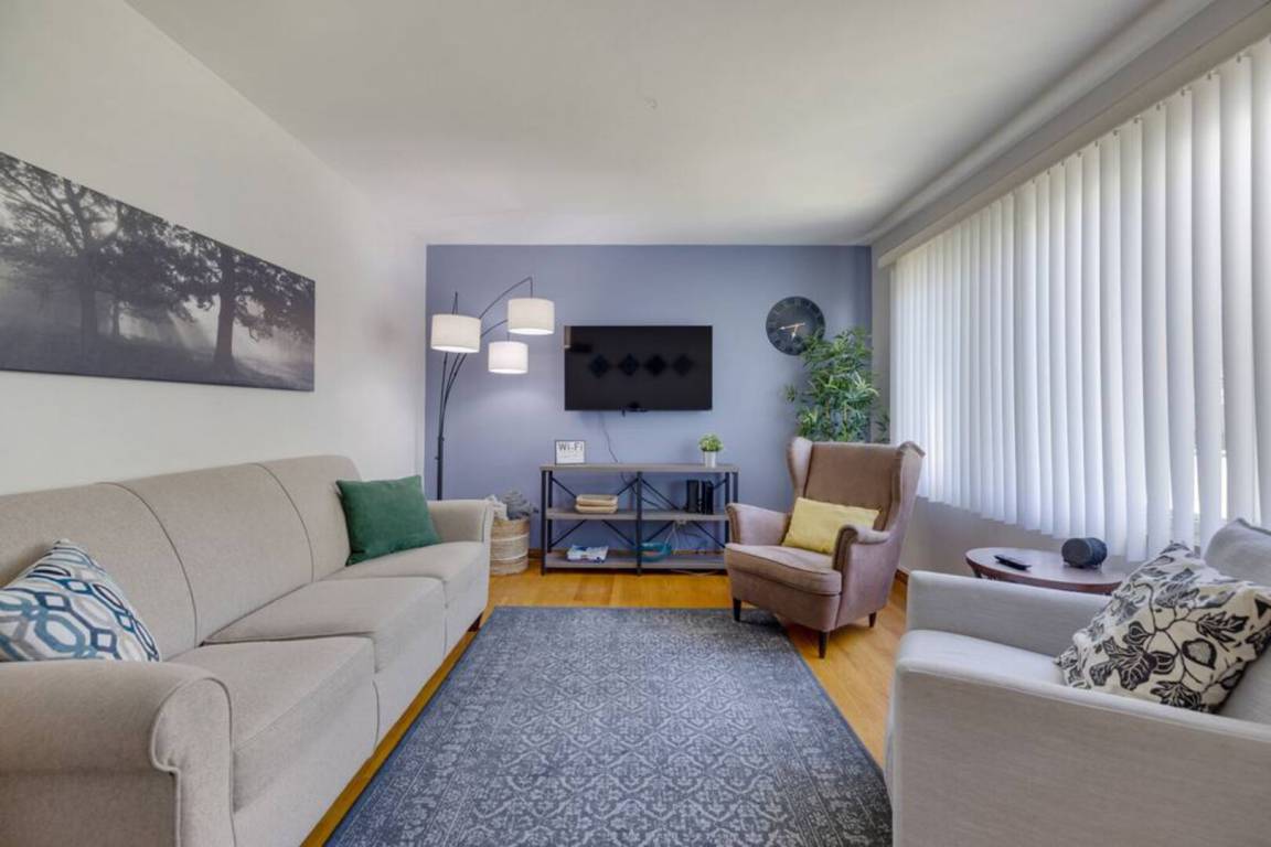 86 M² House ∙ 2 Bedrooms ∙ 4 Guests - St. Louis, MO